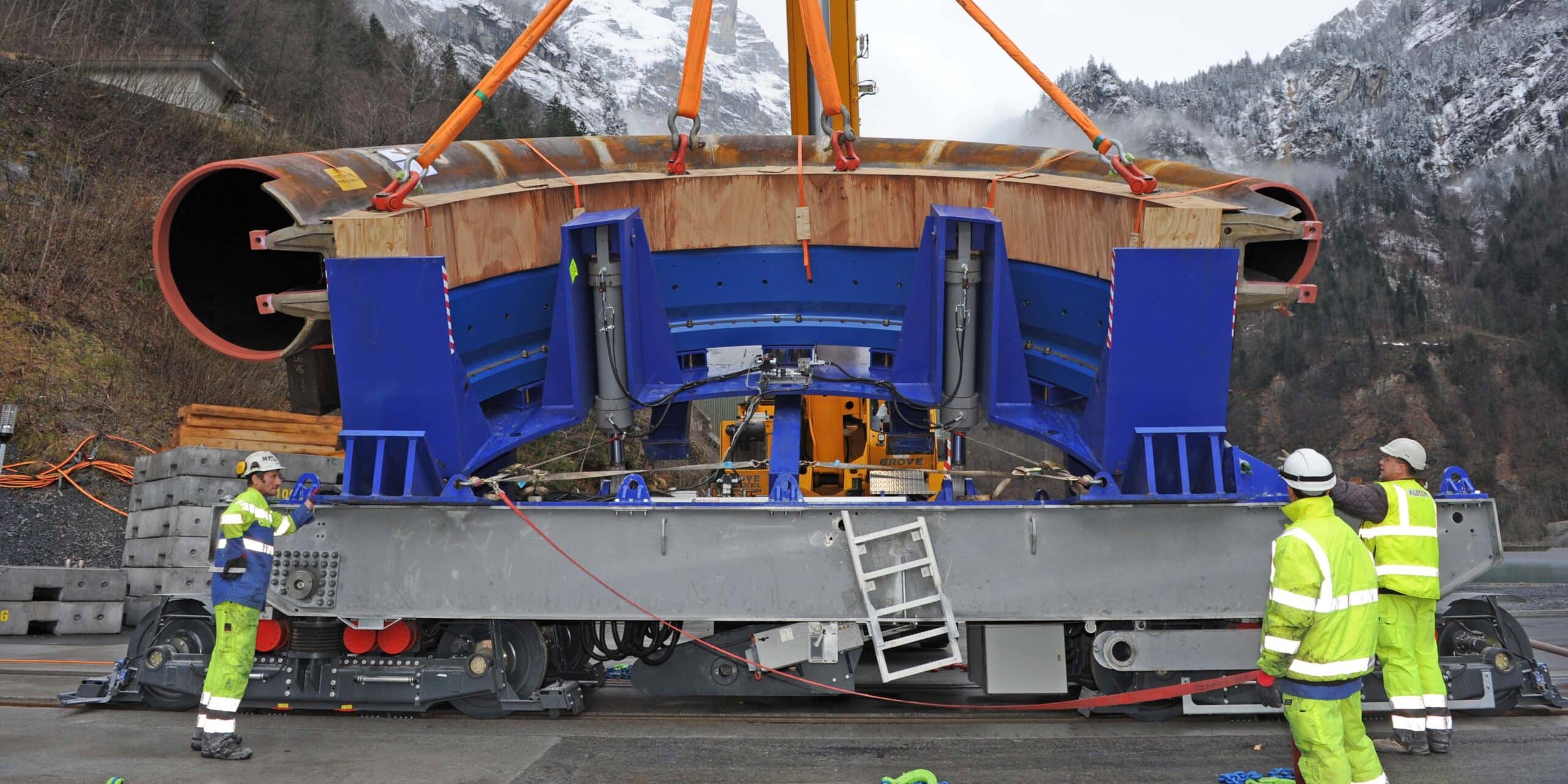 Materialstandseilbahn Linth-Limmern - Doppelmayr Gruppe