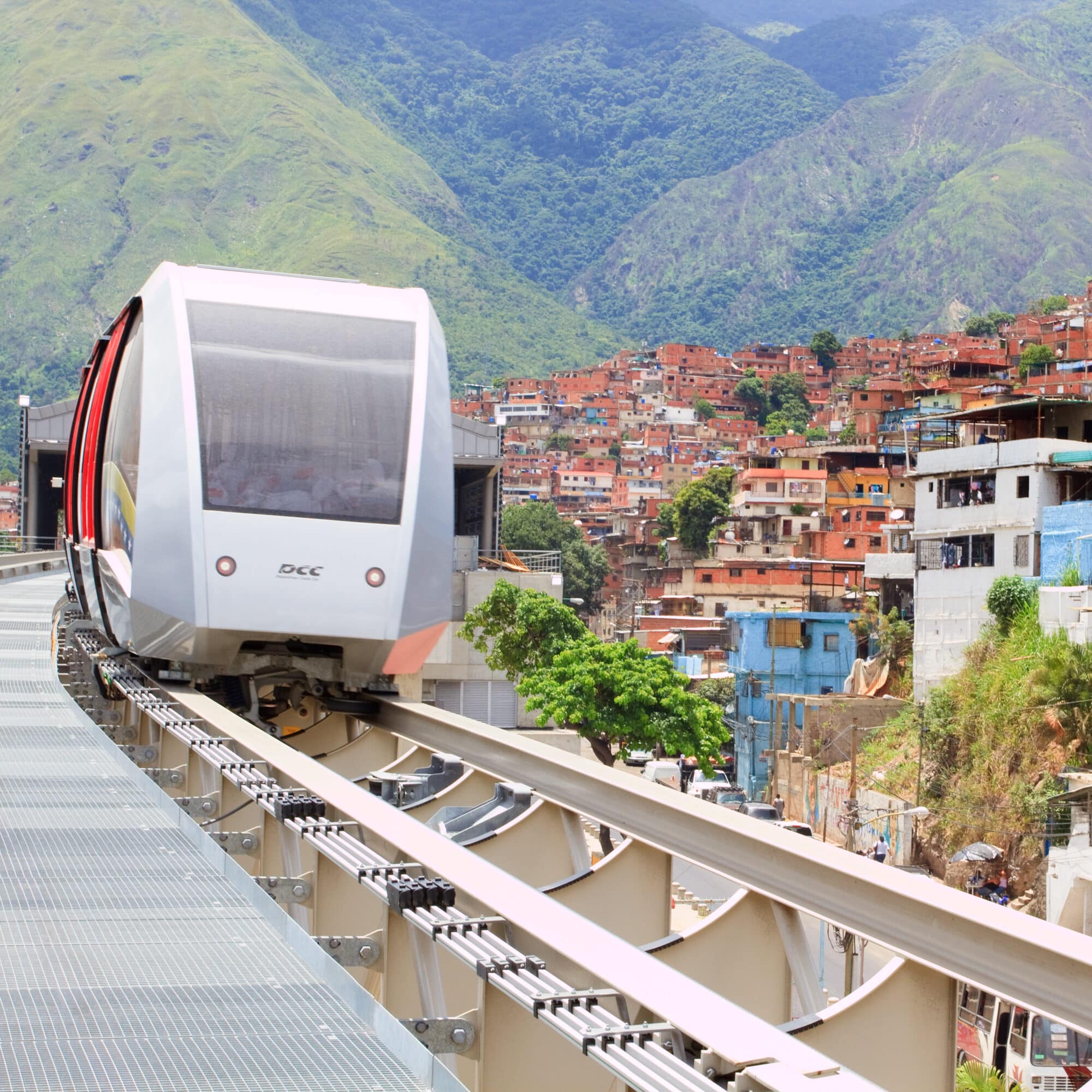 Automated People Mover - Doppelmayr Group
