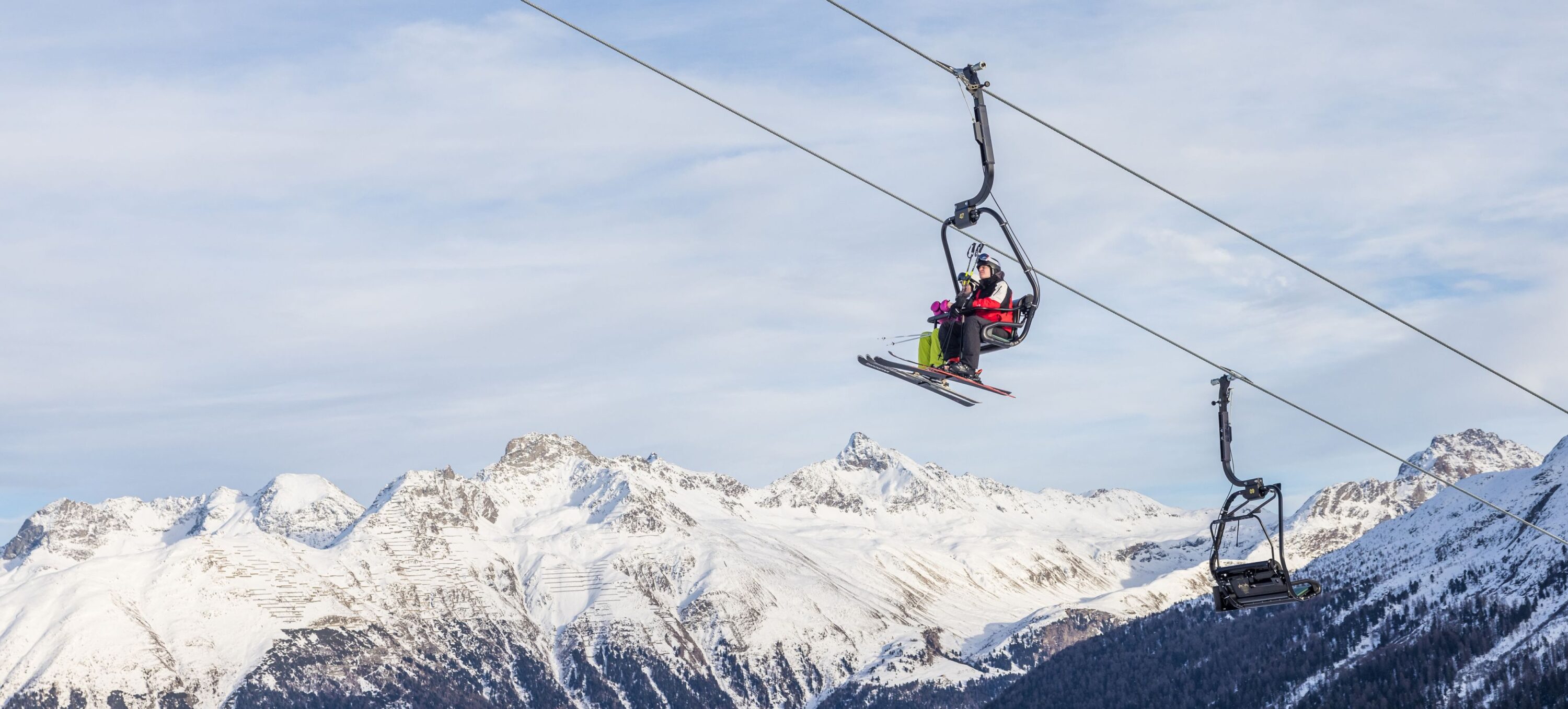 St. Moritz: Lift combines the modern with the traditional - Doppelmayr ...