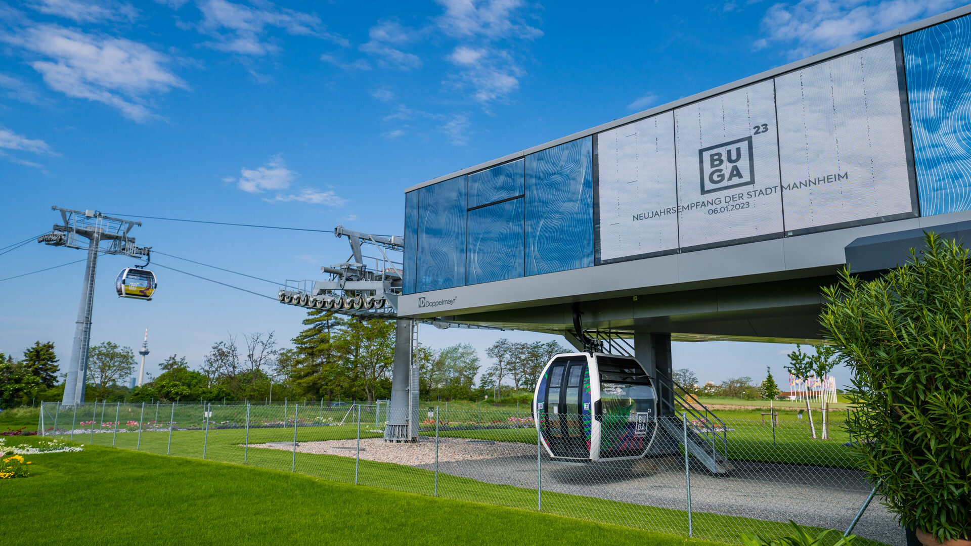 Doppelmayr-Seilbahn verbindet Ausstellungsparks der BUGA in Mannheim