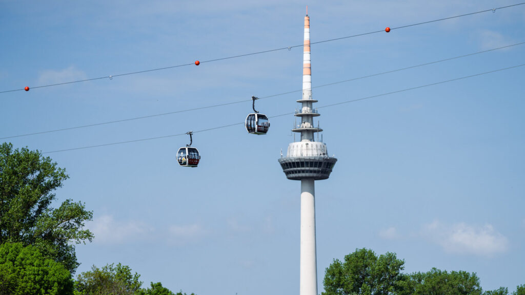 Doppelmayr-Seilbahn verbindet Ausstellungsparks der BUGA in Mannheim