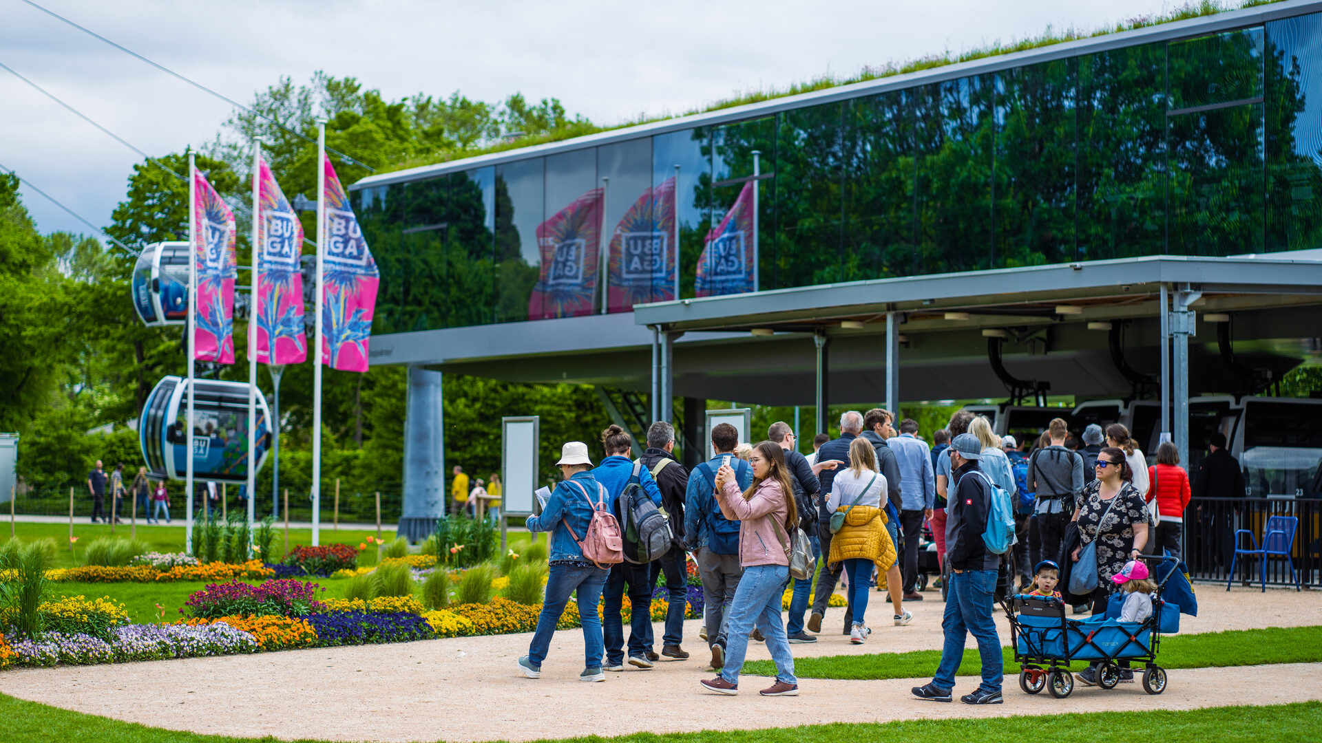 Doppelmayr-Seilbahn verbindet Ausstellungsparks der BUGA in Mannheim