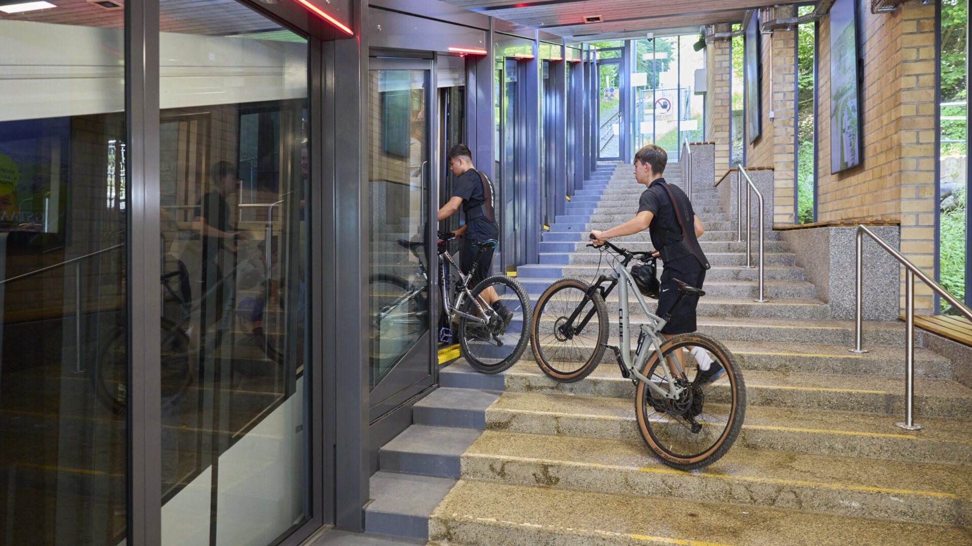 Revamped funicular on Bern’s local mountain - Doppelmayr Group